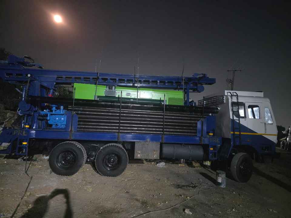 Truck Mounted Water Well Drilling Machine Dth Cum Rotary Drilling Rig ...