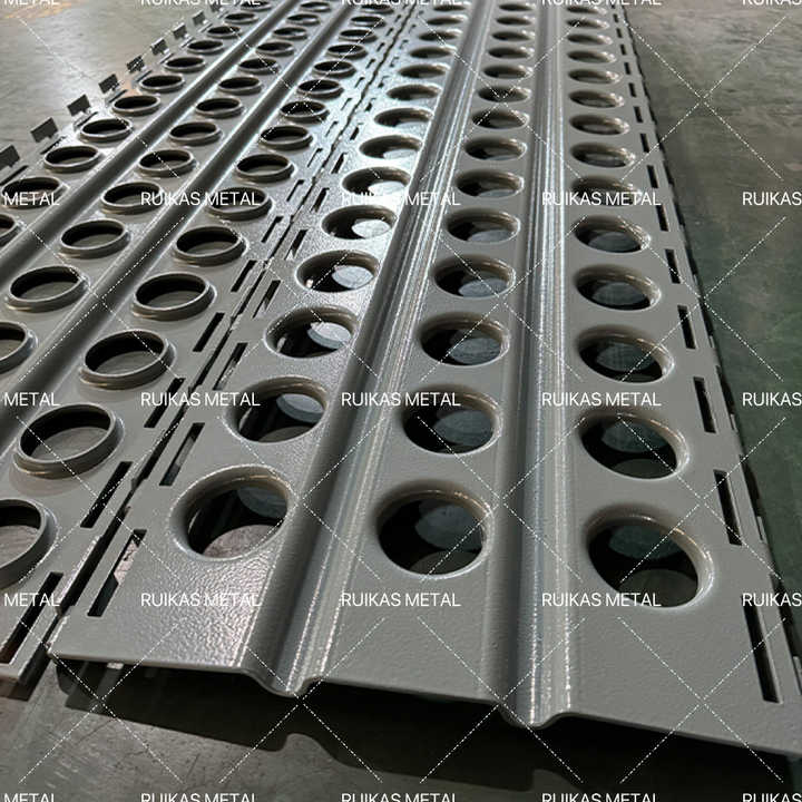 Durable Marston Matting and Pierced Standardized Steel Planking for ...