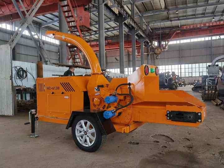 Mobile Wood Crusher - Heavy Duty Wood Chipper Shredder