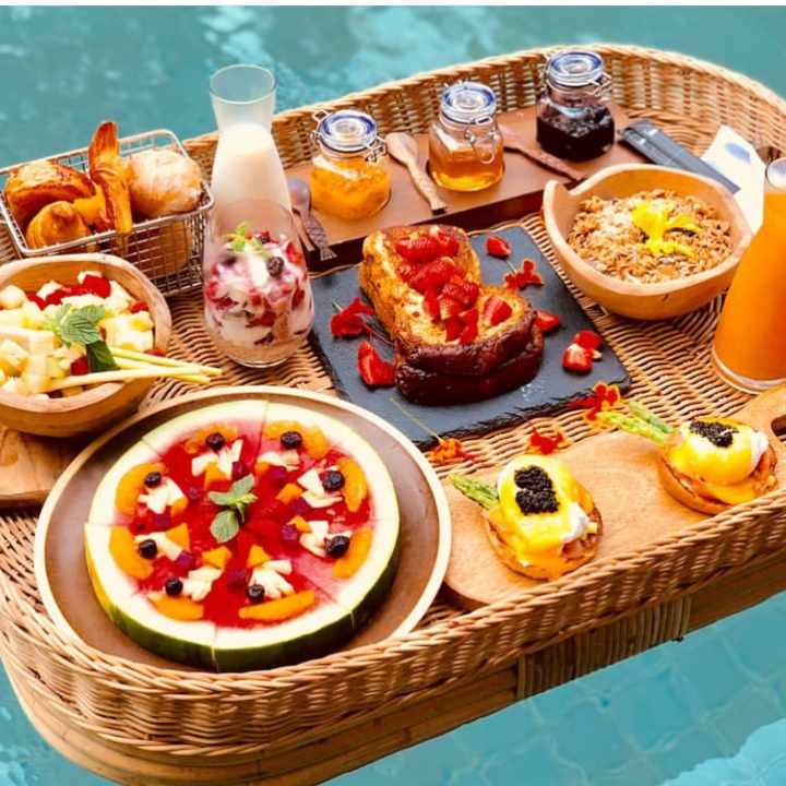 Breakfast Water Basket - Floating Rattan Serving Tray