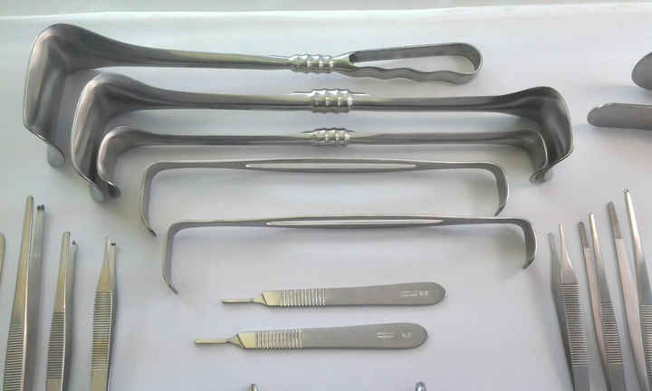 Abdominal Surgery Instruments Set of 104 Pieces - High Quality