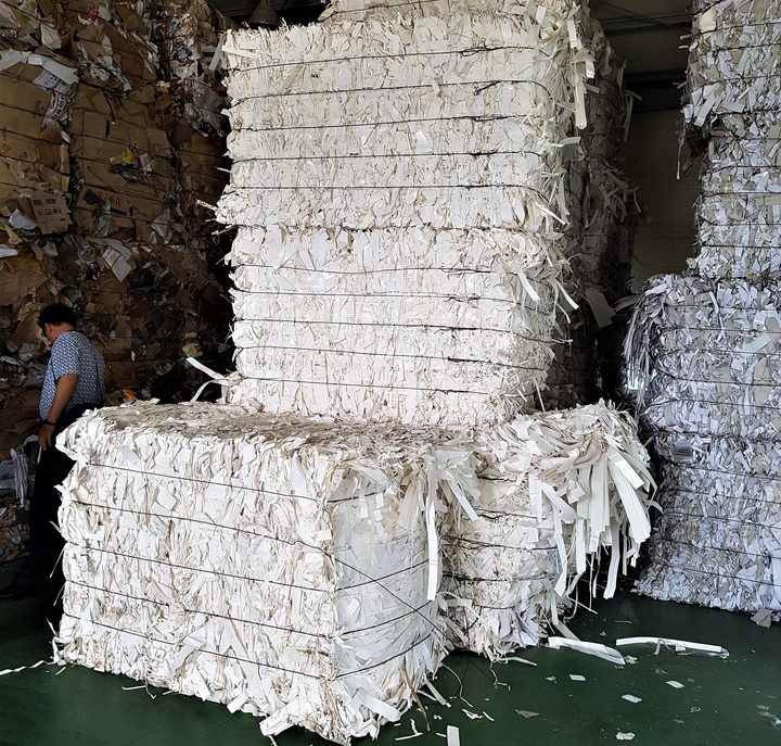 White Paper Scraps - High Quality Shredded Office Paper