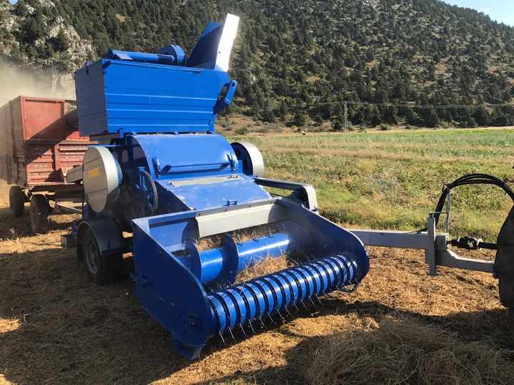 Cannons Harvester Threshing Machine 70hp - Animal Feed Mill